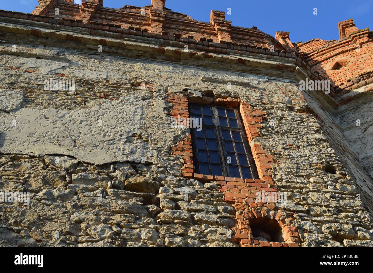 Architecture of an ancient castle Stock Photo - Alamy