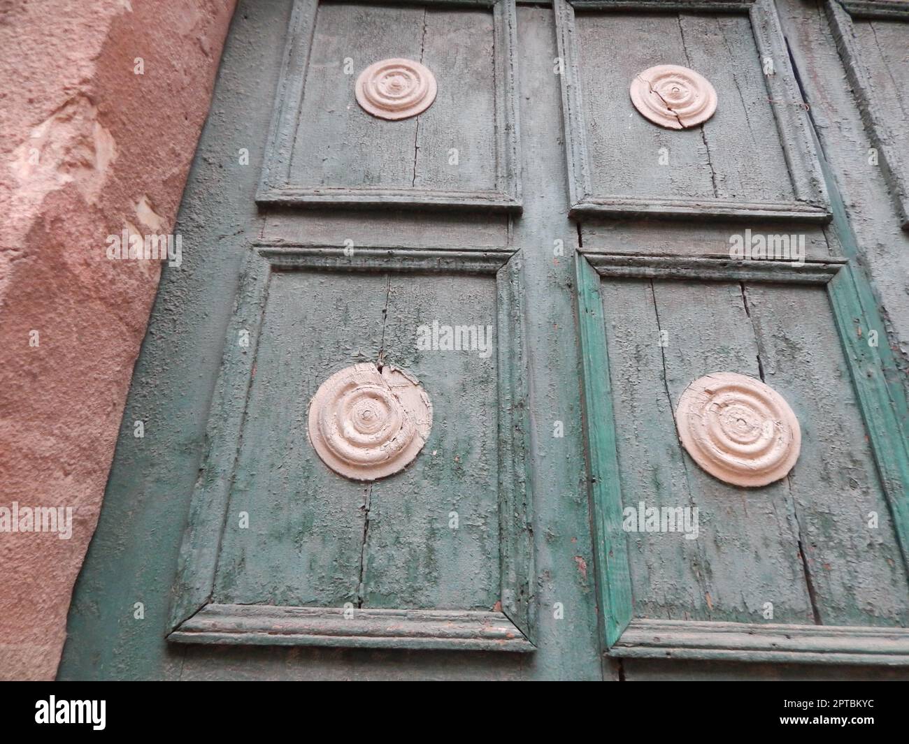 Details of the classic architecture of windows and doors Stock Photo ...