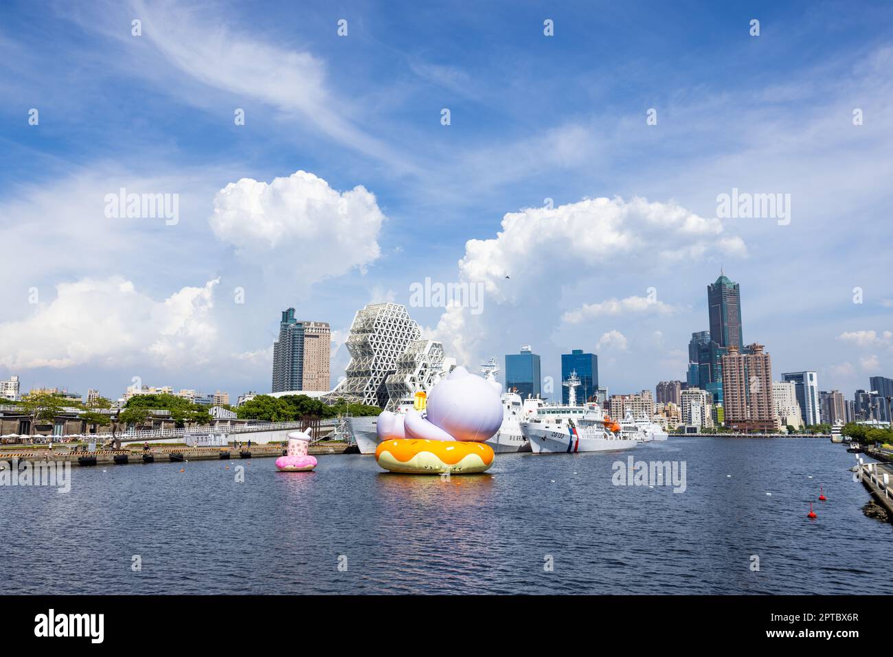 Kaohsiung, Taiwan, 27 August 2022: Kaohsiung harbor and dagang bridge ...
