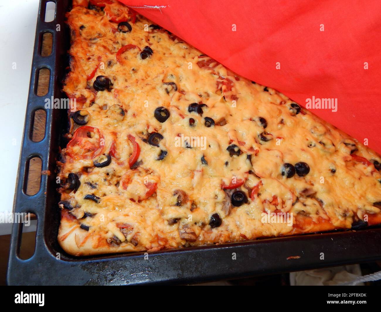 Cooking pizza step-by-step recipe with ingredients Stock Photo - Alamy