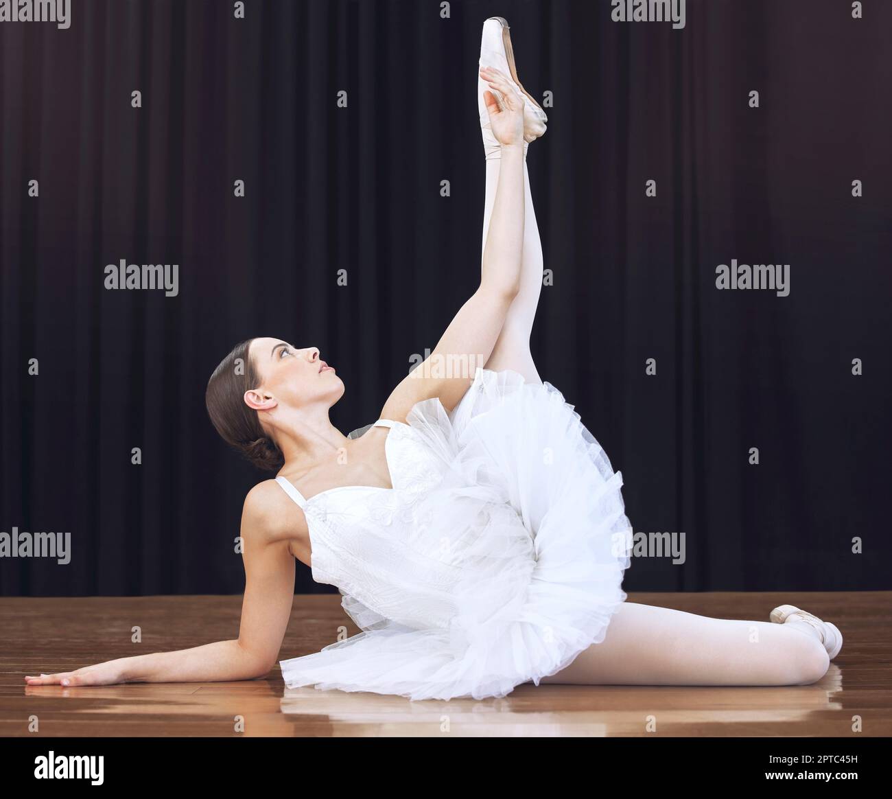 Body movement theatre hi-res stock photography and images - Alamy