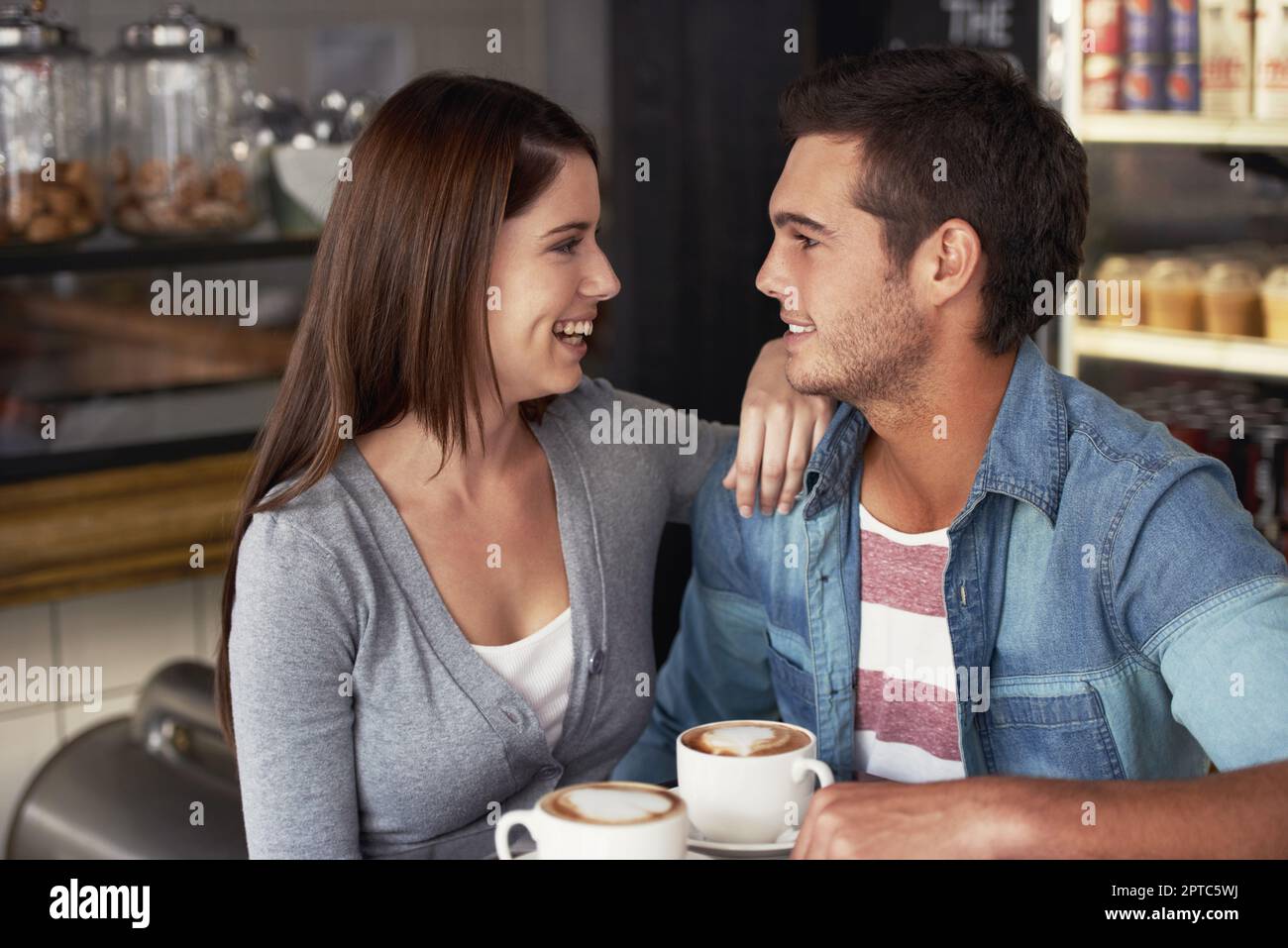 Two men talking with one another hi-res stock photography and images ...