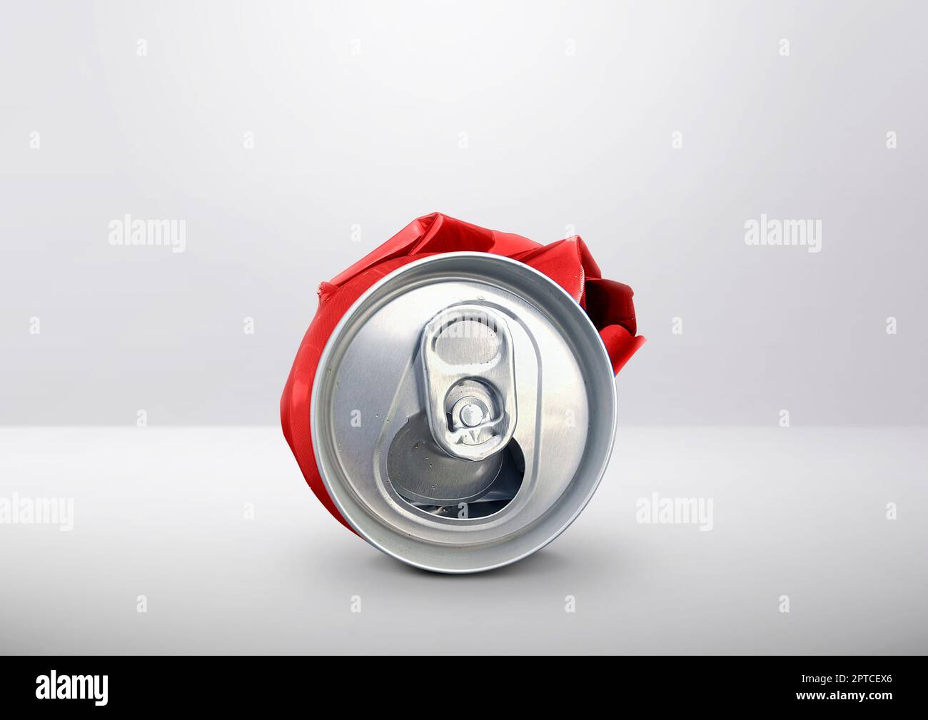 Smashed beer can hi-res stock photography and images - Alamy