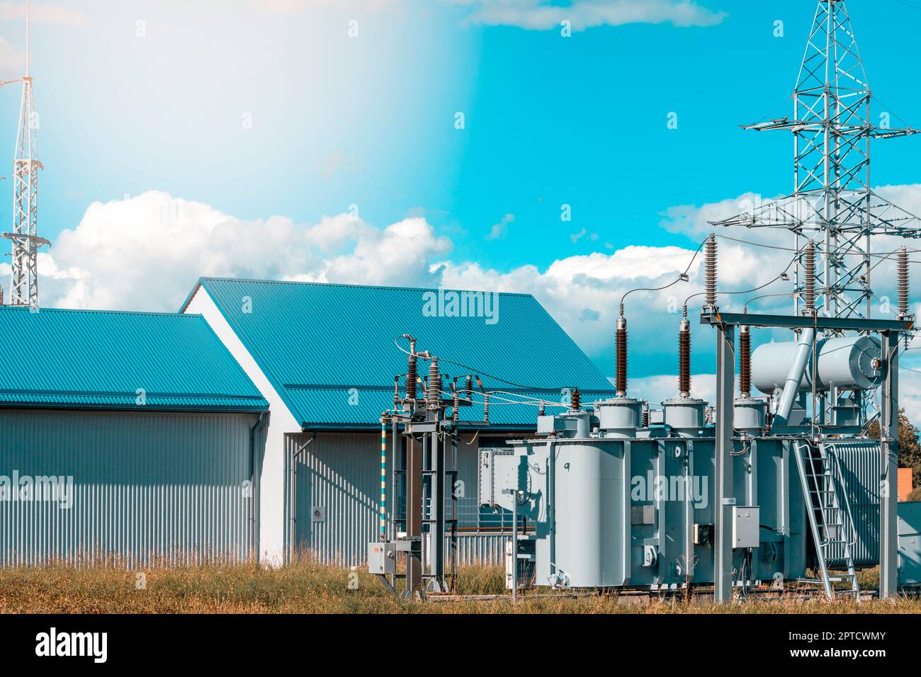 Three phase Big Electric Power high volt transformer in substation ...