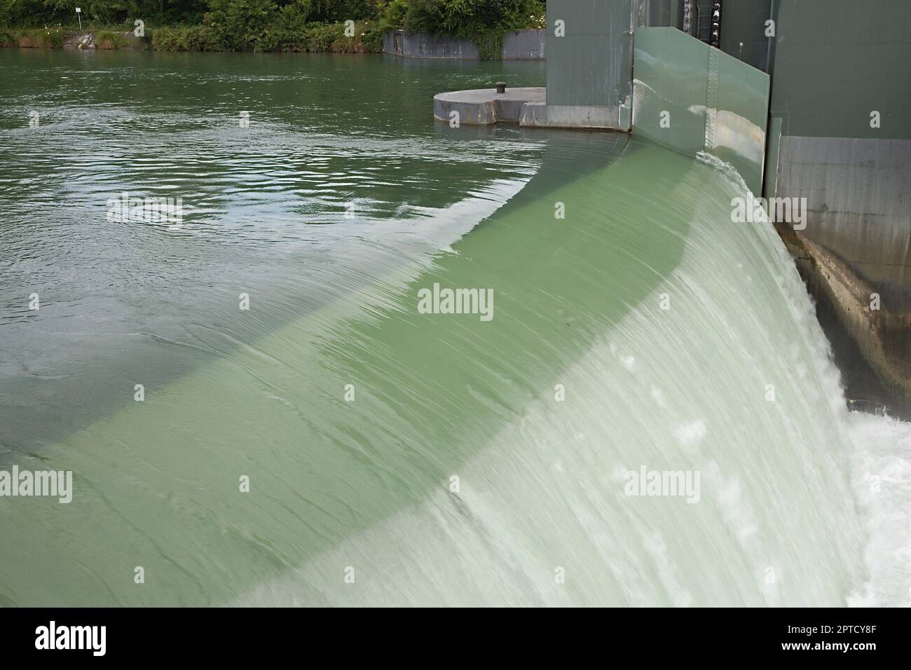 Hydroelectric powerplant with open spillgate Stock Photo - Alamy