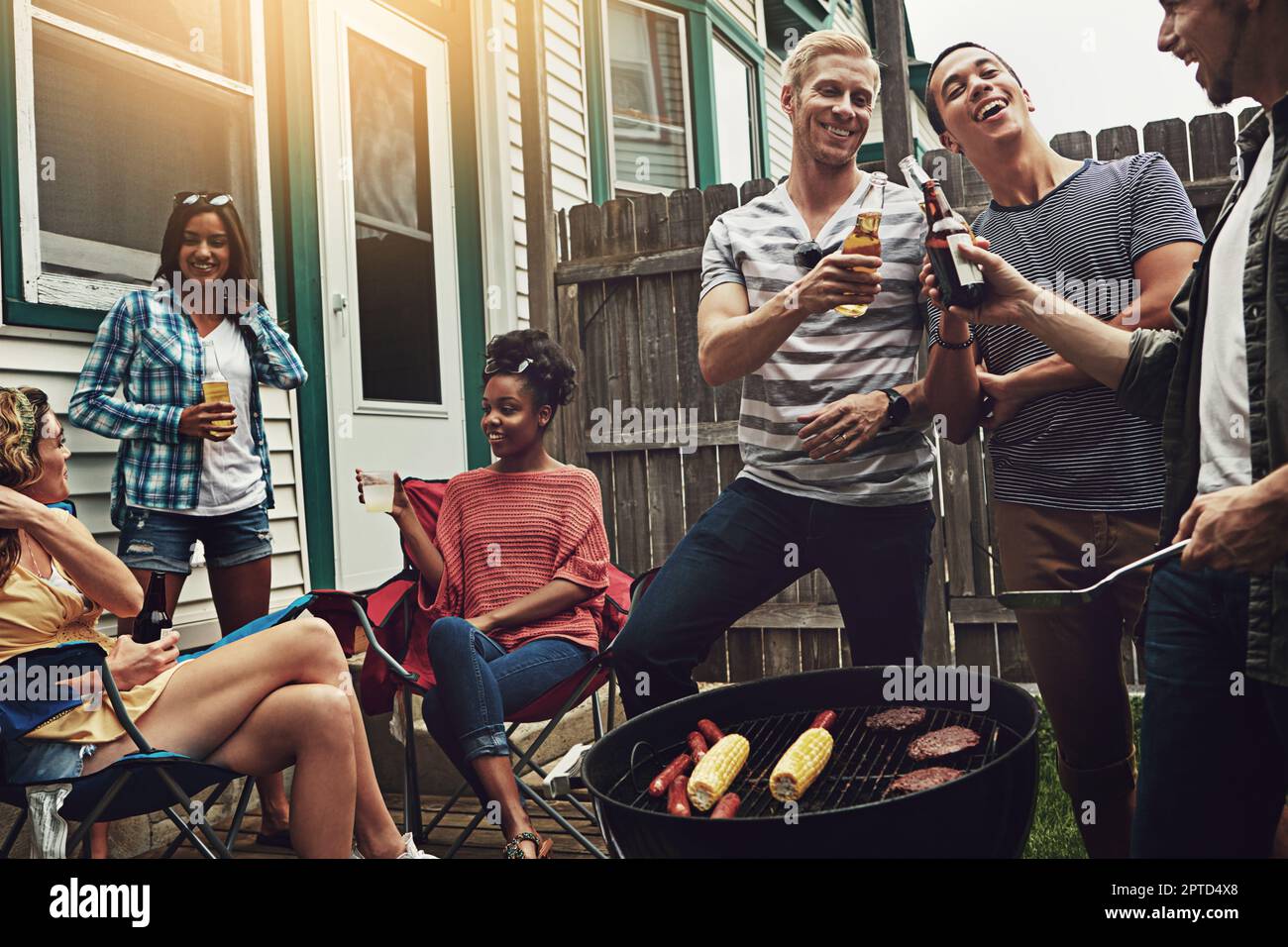 Outdoor grilling group hi-res stock photography and images - Alamy