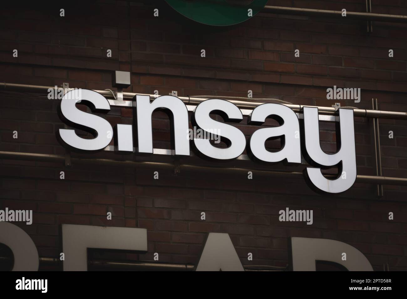 Sinsay logo hi-res stock photography and images - Alamy
