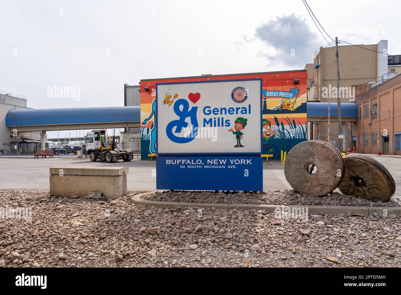 General mills production hi-res stock photography and images - Alamy