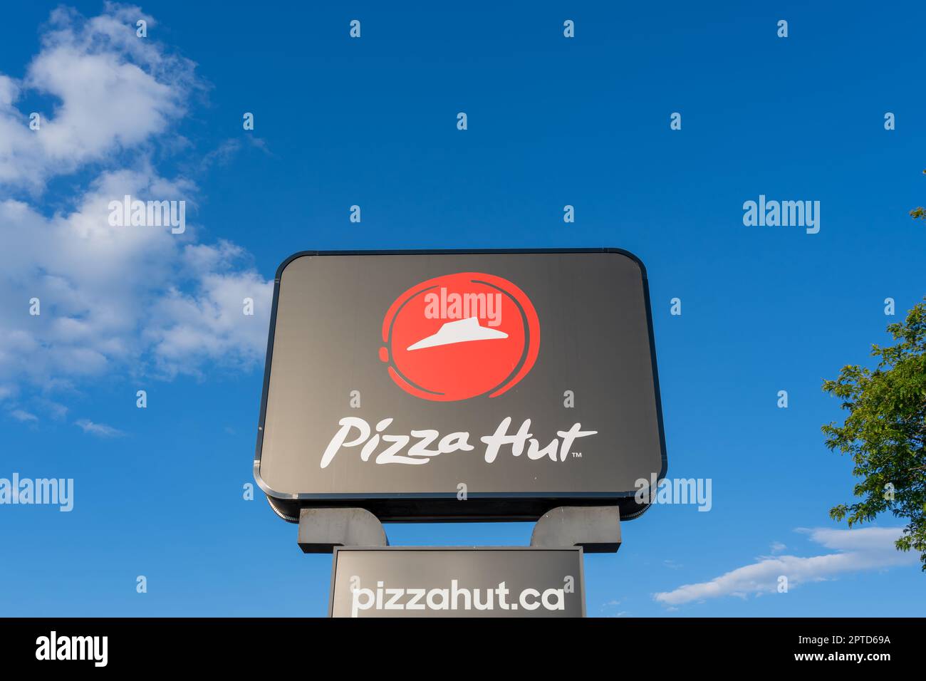 Pizza hut logo hi-res stock photography and images - Alamy