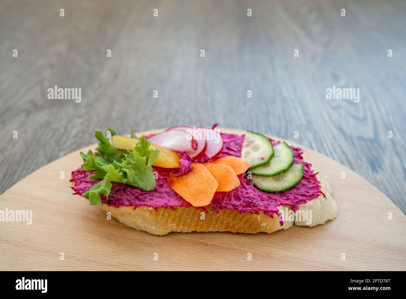 Fresh beetroot spread toasted hi-res stock photography and images - Alamy