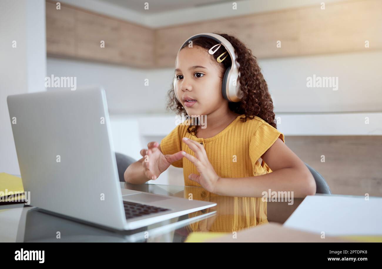 Children watching video in class hi-res stock photography and images ...