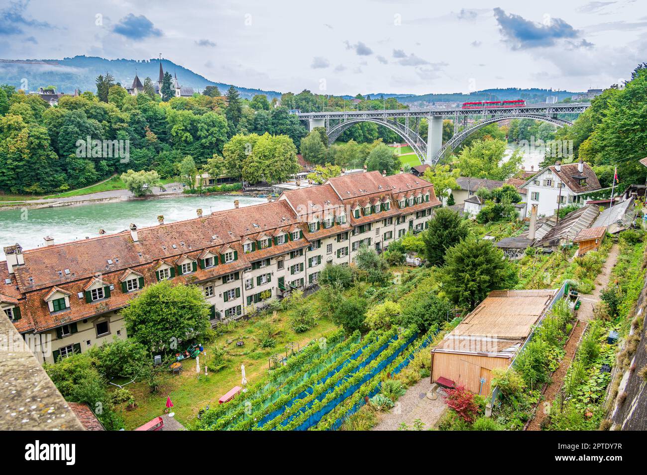 View over the old town of Bern and river Aar, capital of Switzerland ...