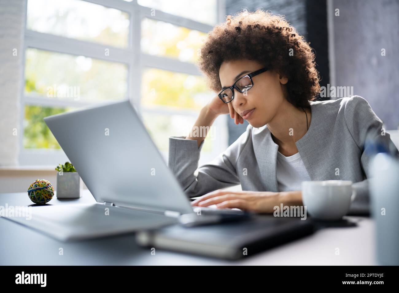 Bored Boss Woman Sleeping. Restful Tired Employee Stock Photo - Alamy