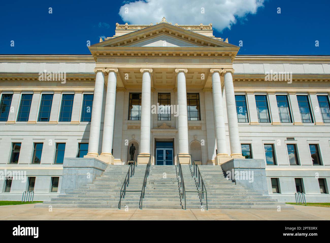 Park Building at University of Utah Presidents Circle at main campus in ...