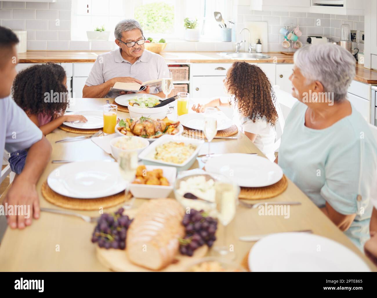 Child lunch break reading book hi-res stock photography and images - Alamy