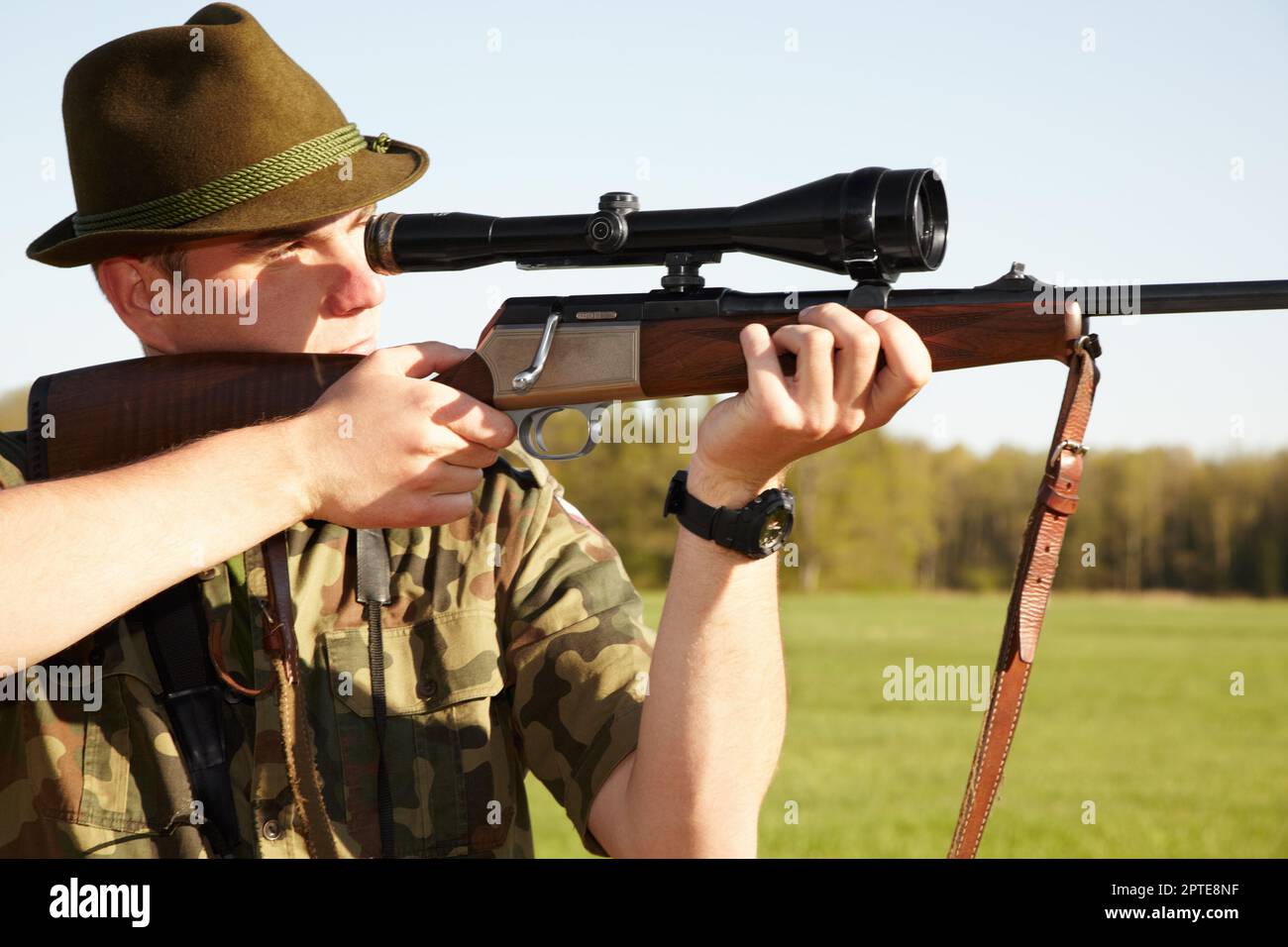 Holding a sniper rifle hi-res stock photography and images - Alamy