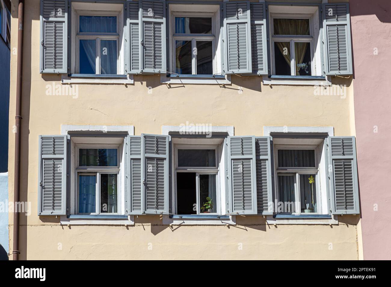 windows in the facades of beautiful houses Stock Photo - Alamy