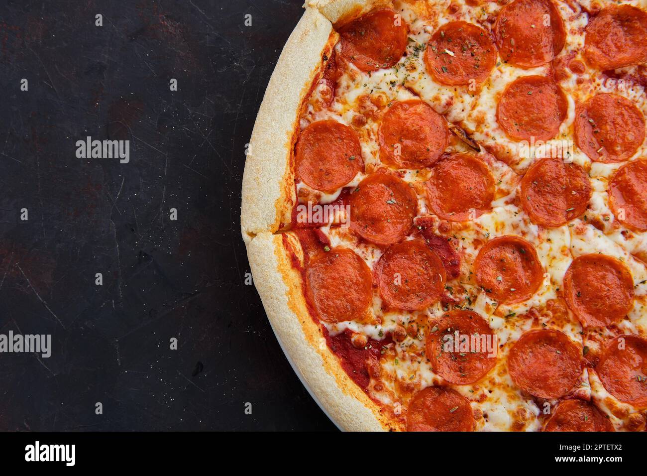 Close up view of classic pepperoni pizza Stock Photo - Alamy