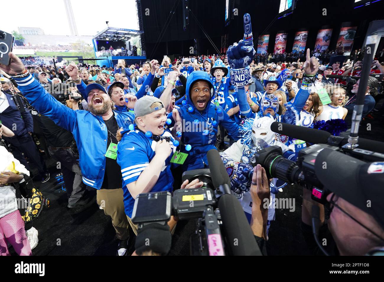 American football fans colts hi-res stock photography and images - Alamy