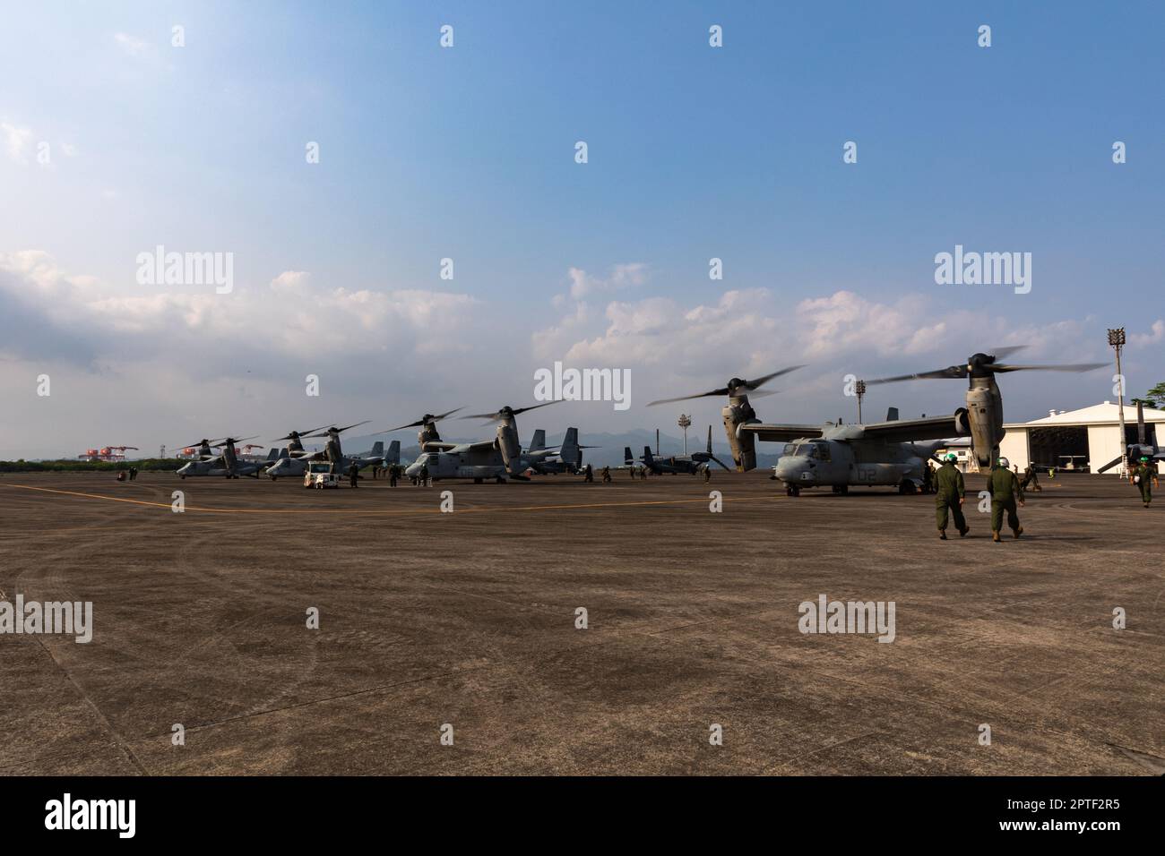 U.S. Marines, with Marine Medium Tiltrotor Squadron (VMM) 268, 1st ...