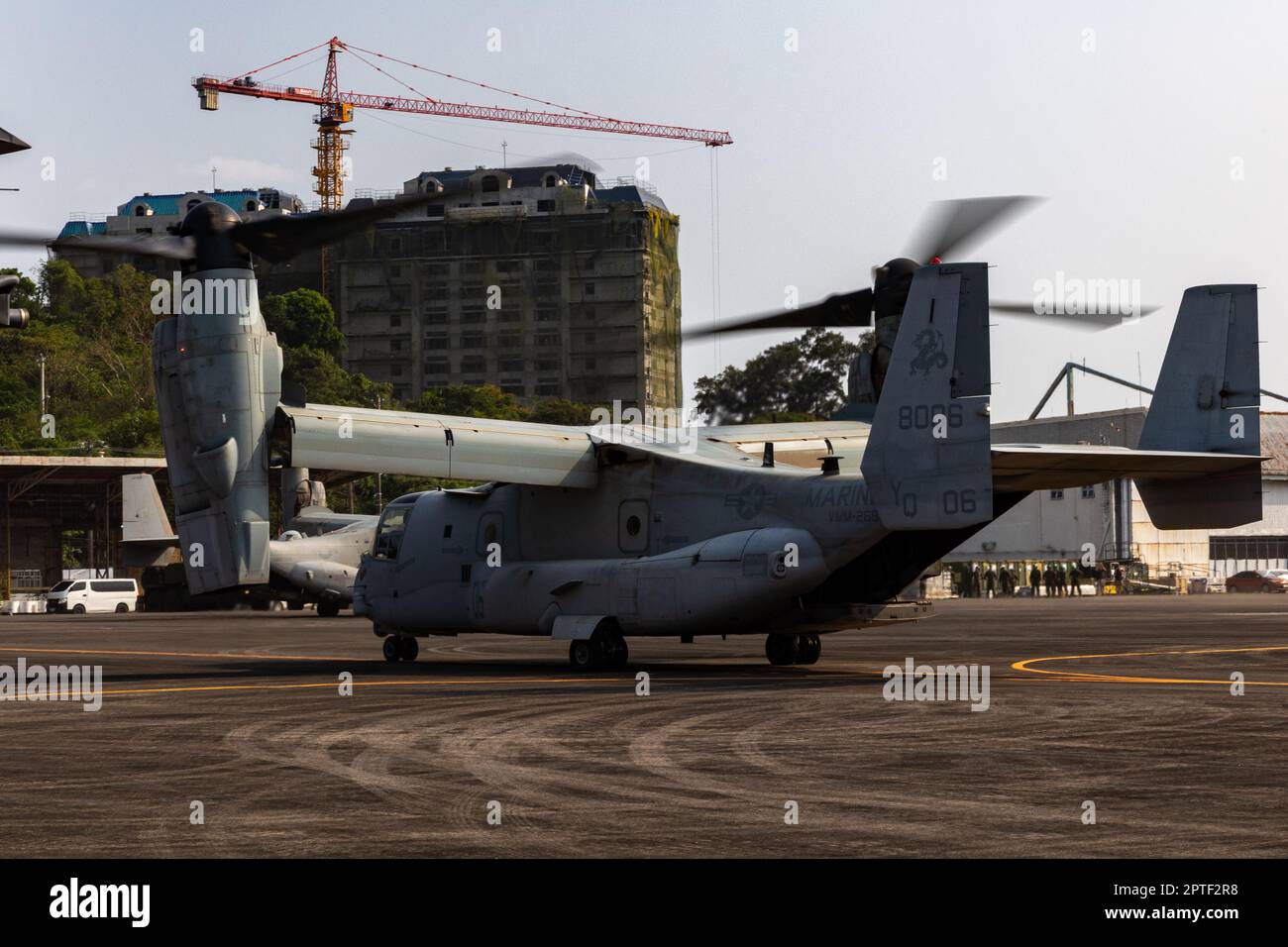 A U.S. Marine Corps MV-22B Osprey, with Marine Medium Tiltrotor ...