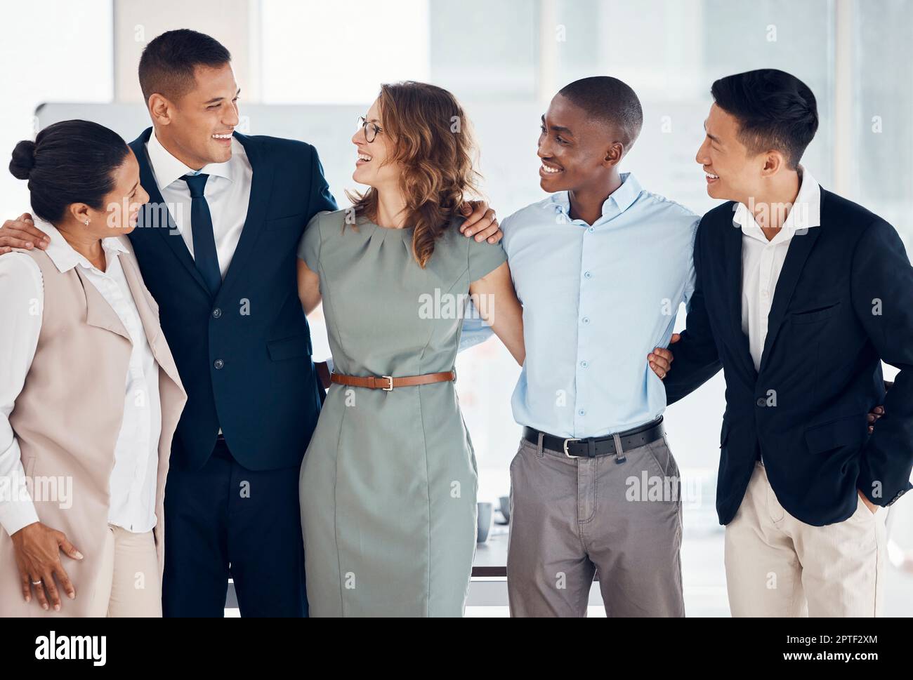 Business people, group diversity and communication together for ...