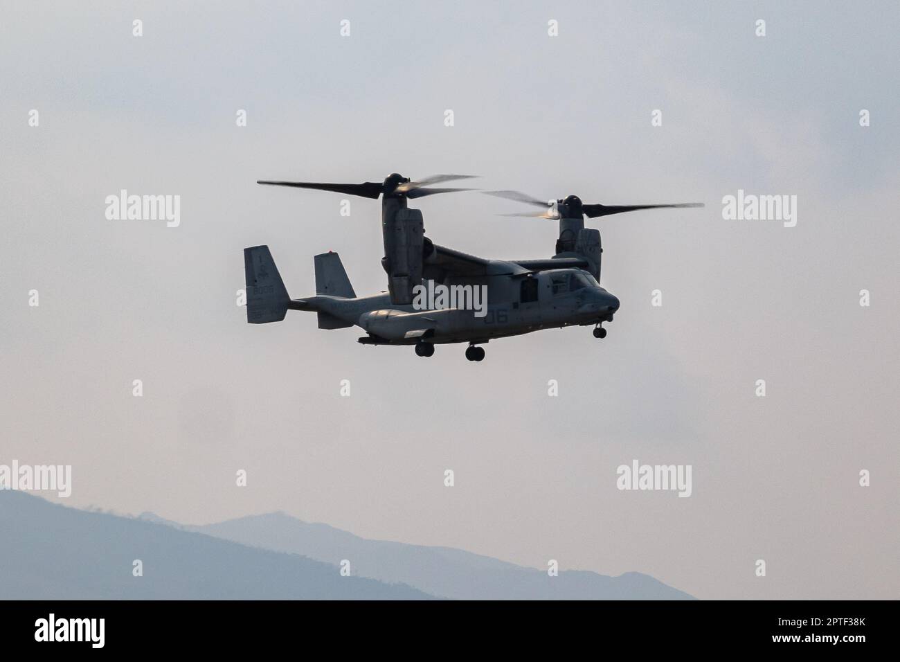 A U.S. Marine Corps MV-22B Osprey, with Marine Medium Tiltrotor ...