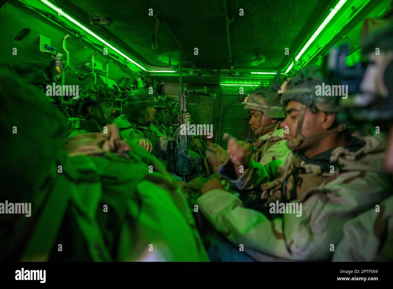 U.S. Marines with Apache Company, 1st Battalion, 5th Marine Regiment ...