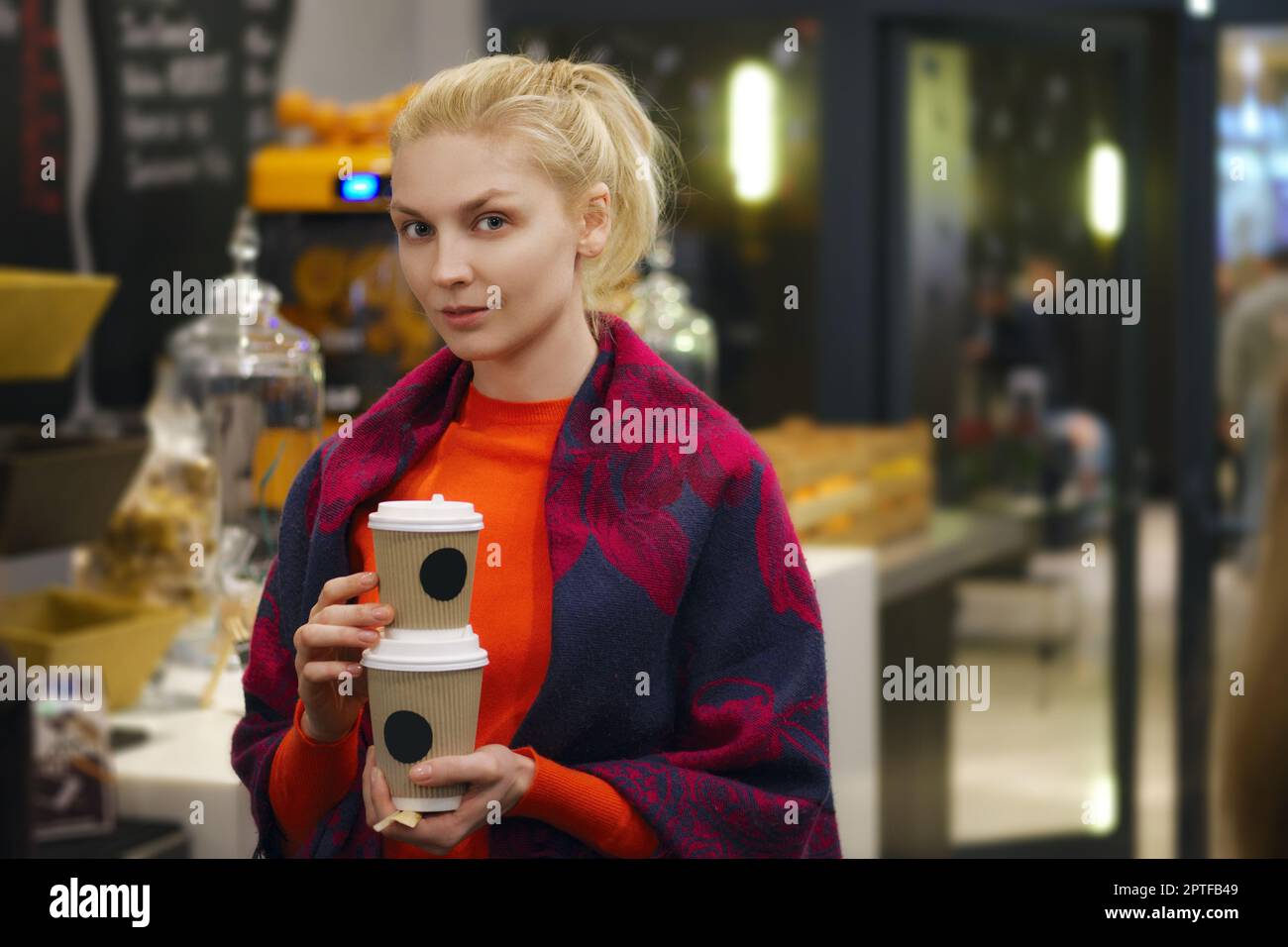 Student in cafeteria hi-res stock photography and images - Alamy