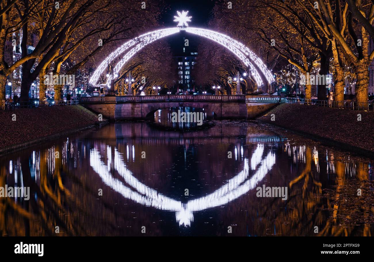 Christmas lights at the Koe-Graben near Koenigsallee in Duesseldorf ...