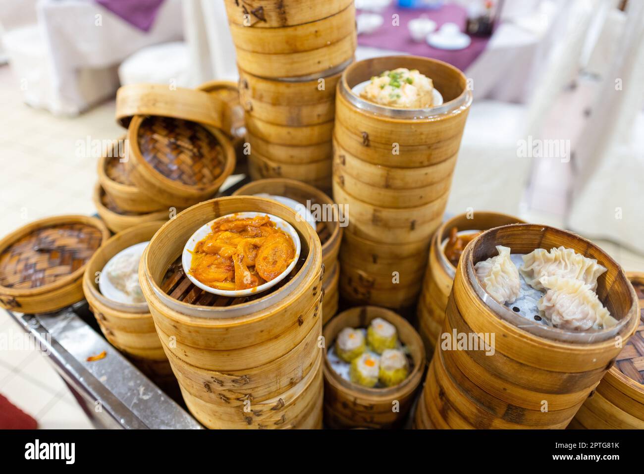 Dimsum group hi-res stock photography and images - Alamy