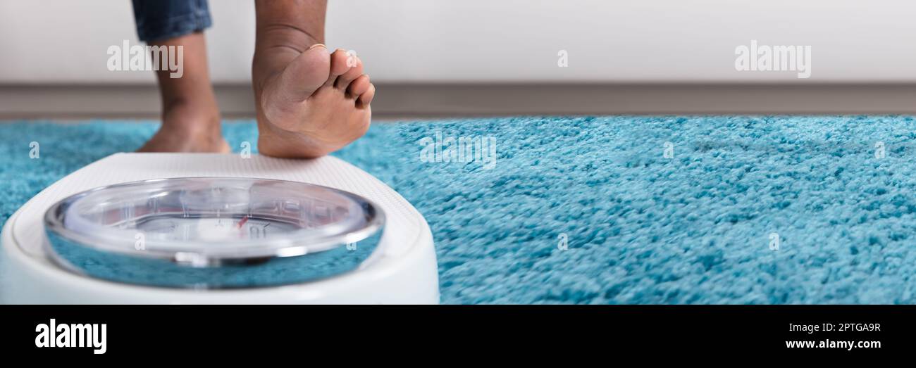 Using weighing scale hi-res stock photography and images - Alamy
