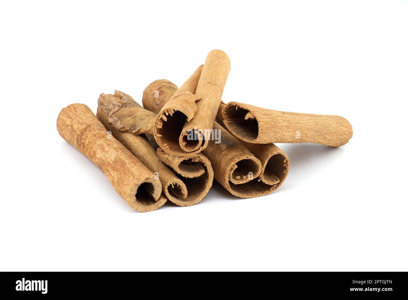 Cinnamon sticks bundle isolated on white background Stock Photo - Alamy