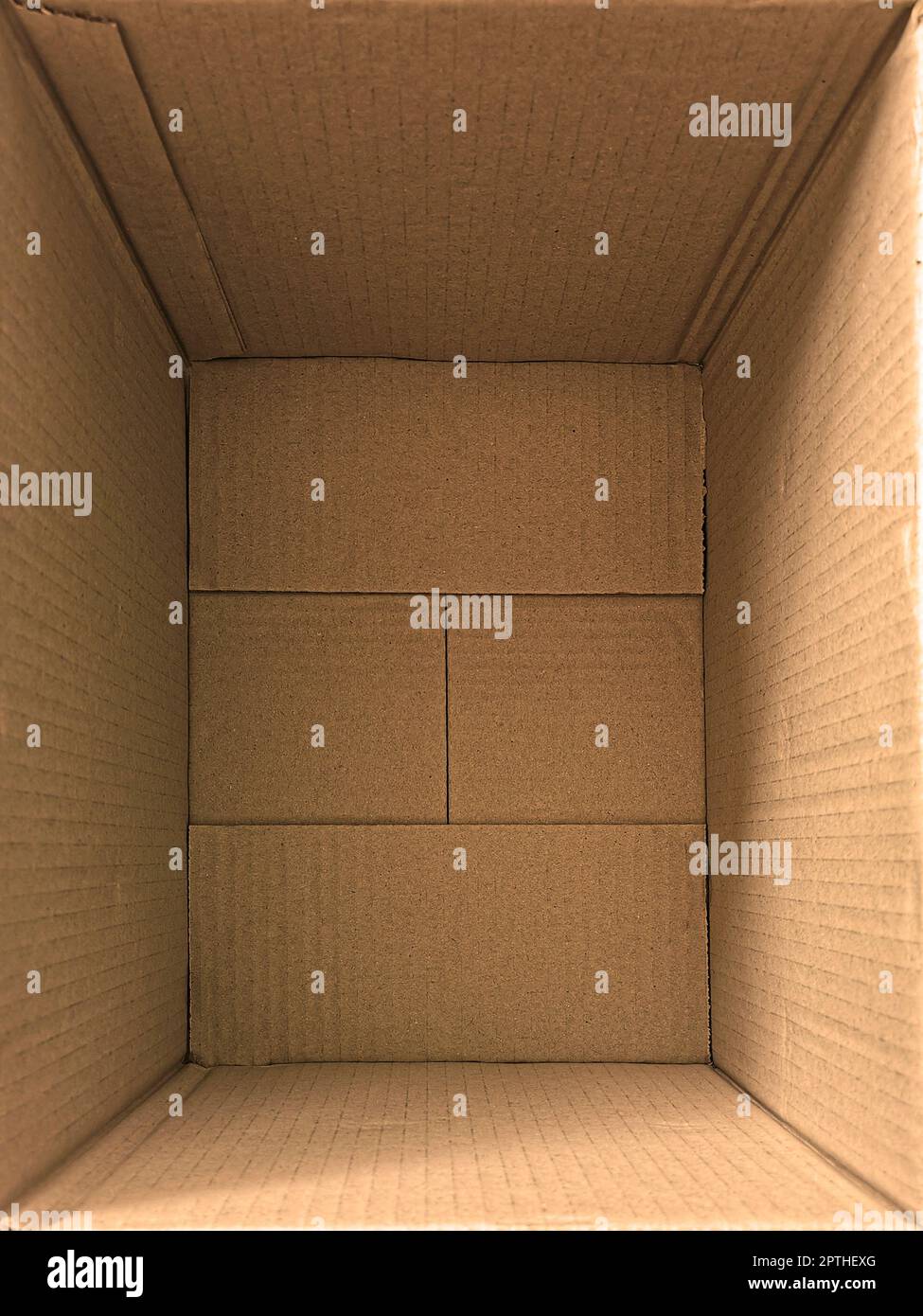 Empty open rectangular cardboard box close up Stock Photo - Alamy