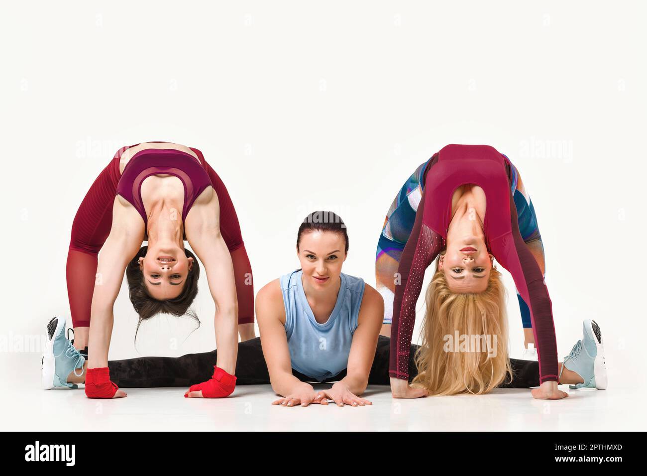 Gymnast doing splits hi-res stock photography and images - Alamy
