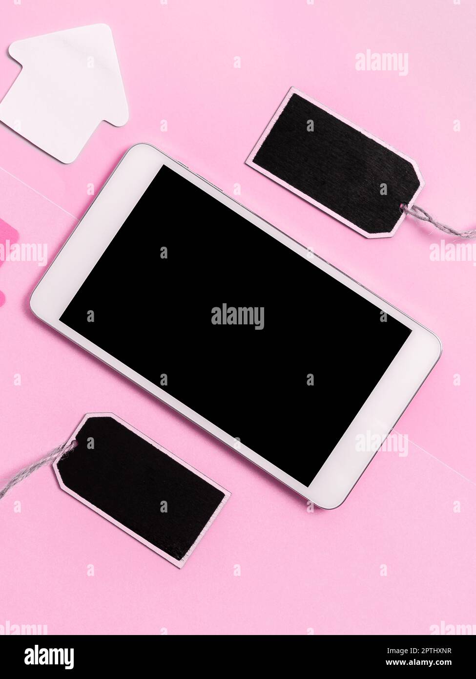 Mobile Phone Screen With Important Message On Desk Stock Photo - Alamy