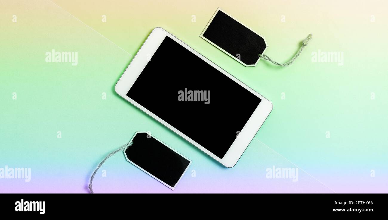 Mobile Phone Screen With Important Message On Desk Stock Photo - Alamy