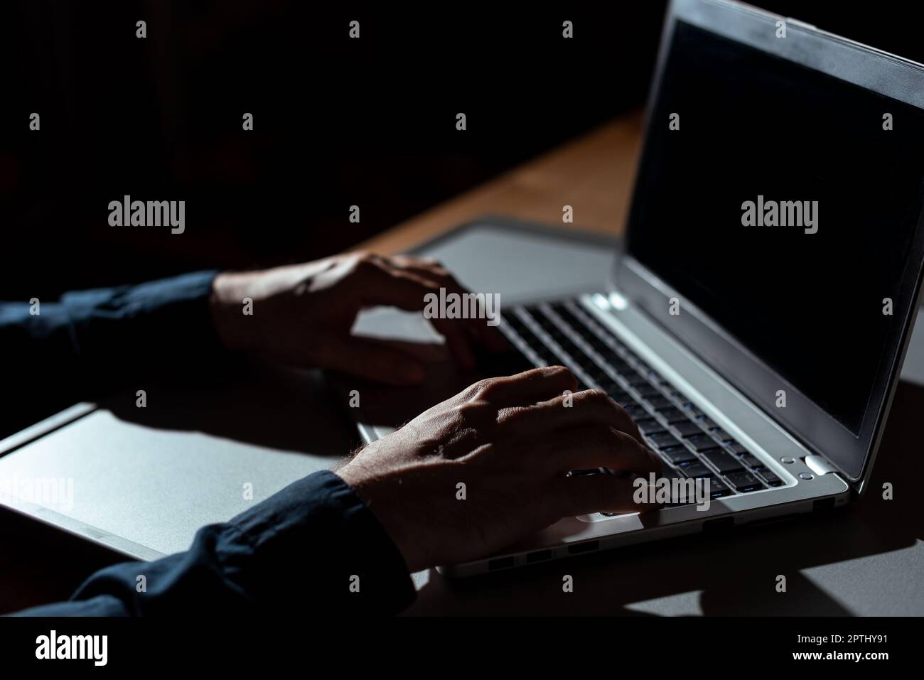 Businesswoman Typing Recent Updates On Lap Top Keyboard On Desk Stock ...