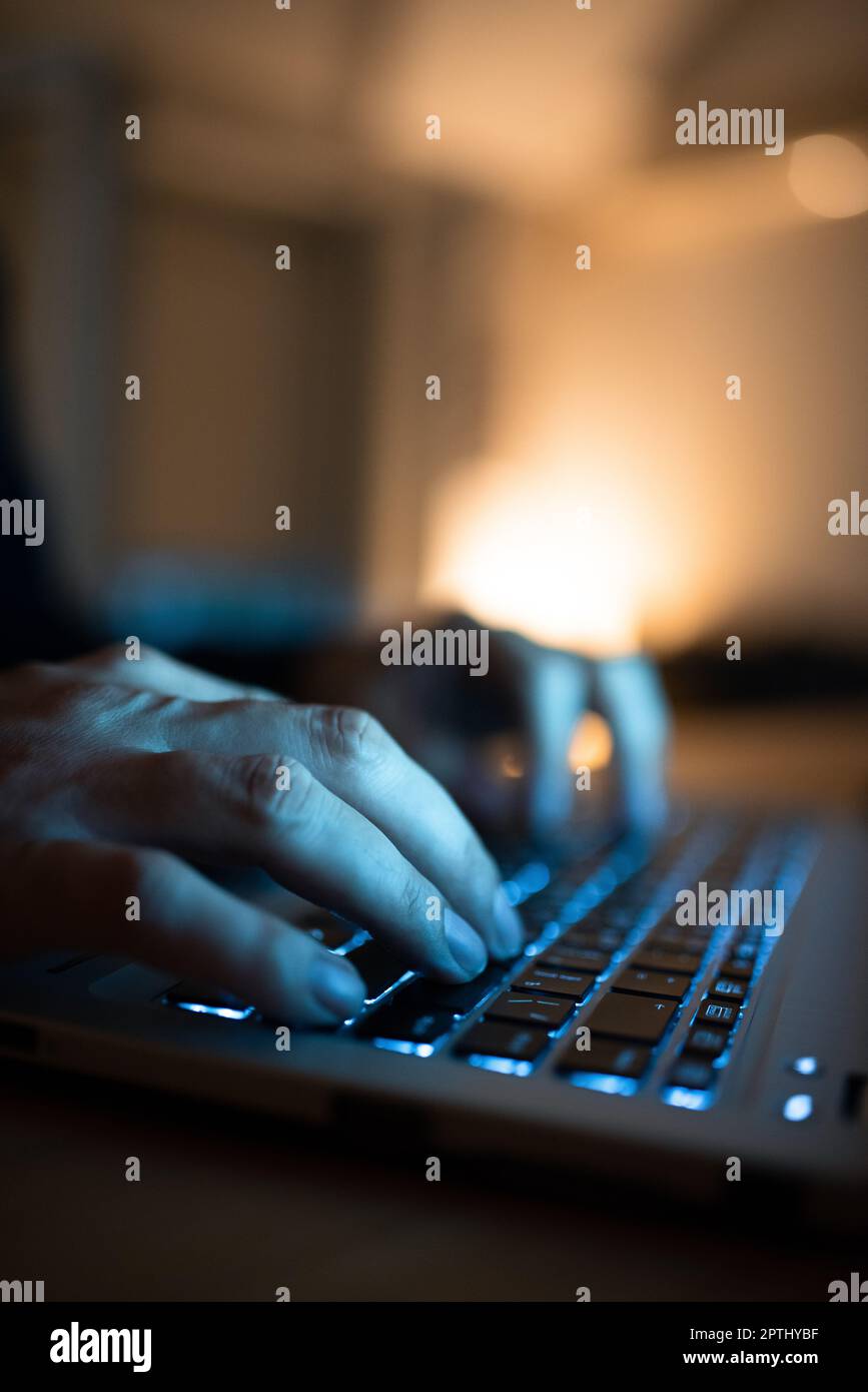 Businesswoman Typing Recent Updates On Lap Top Keyboard On Desk Stock ...