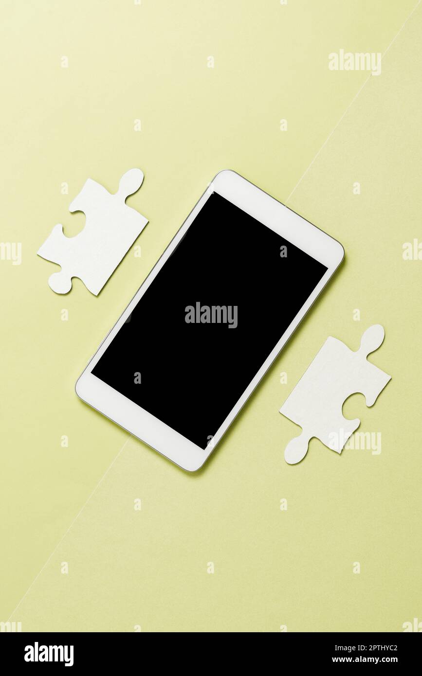 Mobile Phone Screen With Important Message On Desk Stock Photo - Alamy