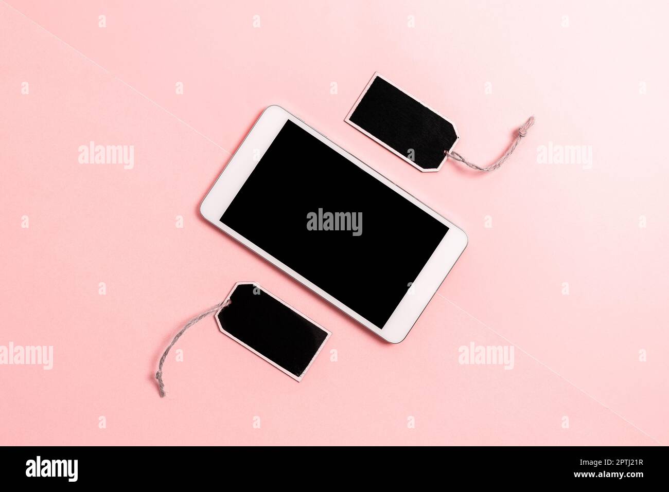 Mobile Phone Screen With Important Message On Desk Stock Photo - Alamy