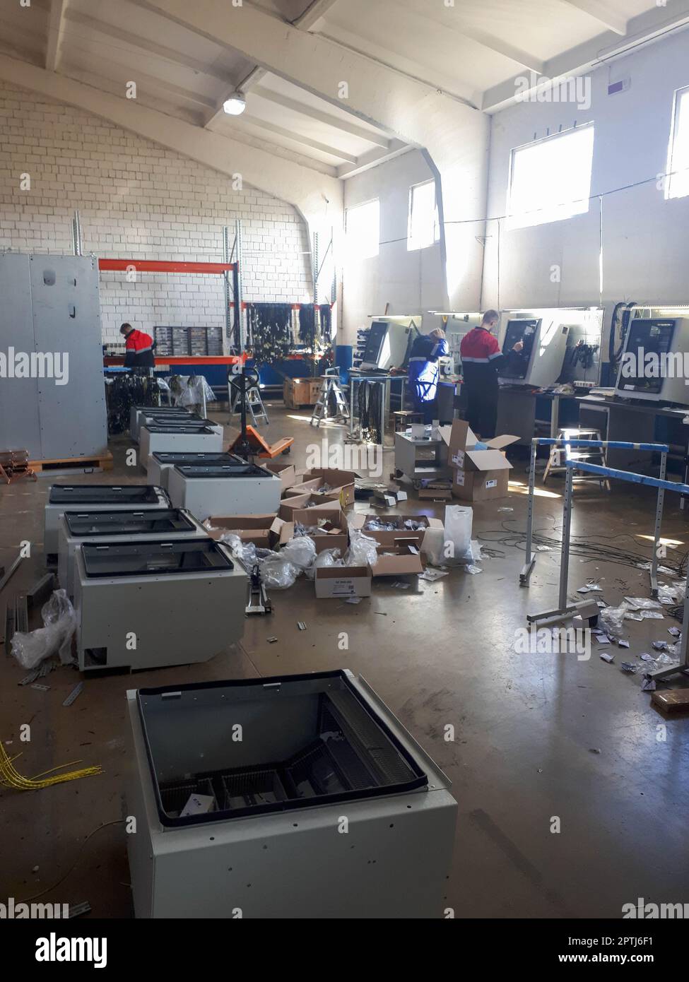 Workshop for the collection and production of electrical equipment and ...