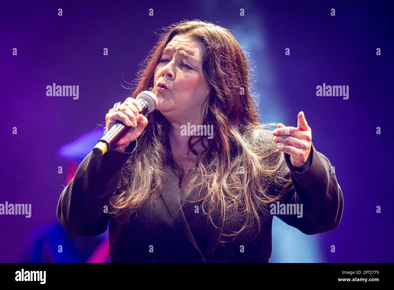 Gretchen Wilson performs at Still Playin' Possum - George Jones Tribute ...