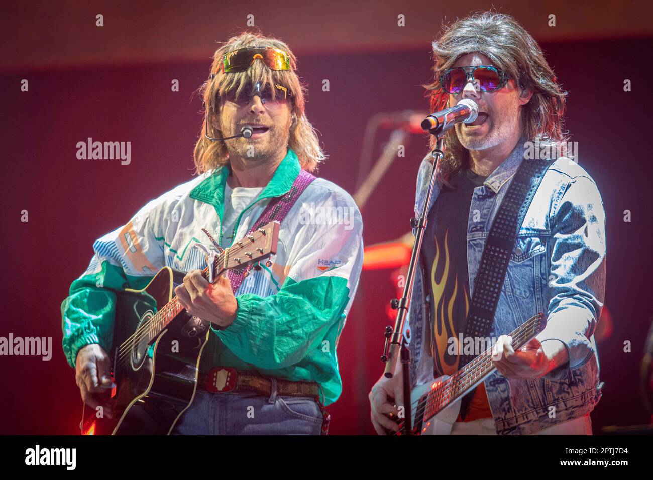 Huntsville, United States. 25th Apr, 2023. Dierks Bentley and Hot ...