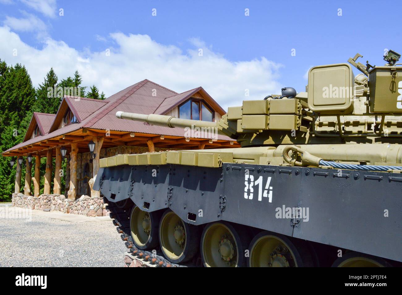 Fire damage tiled roof hi-res stock photography and images - Alamy