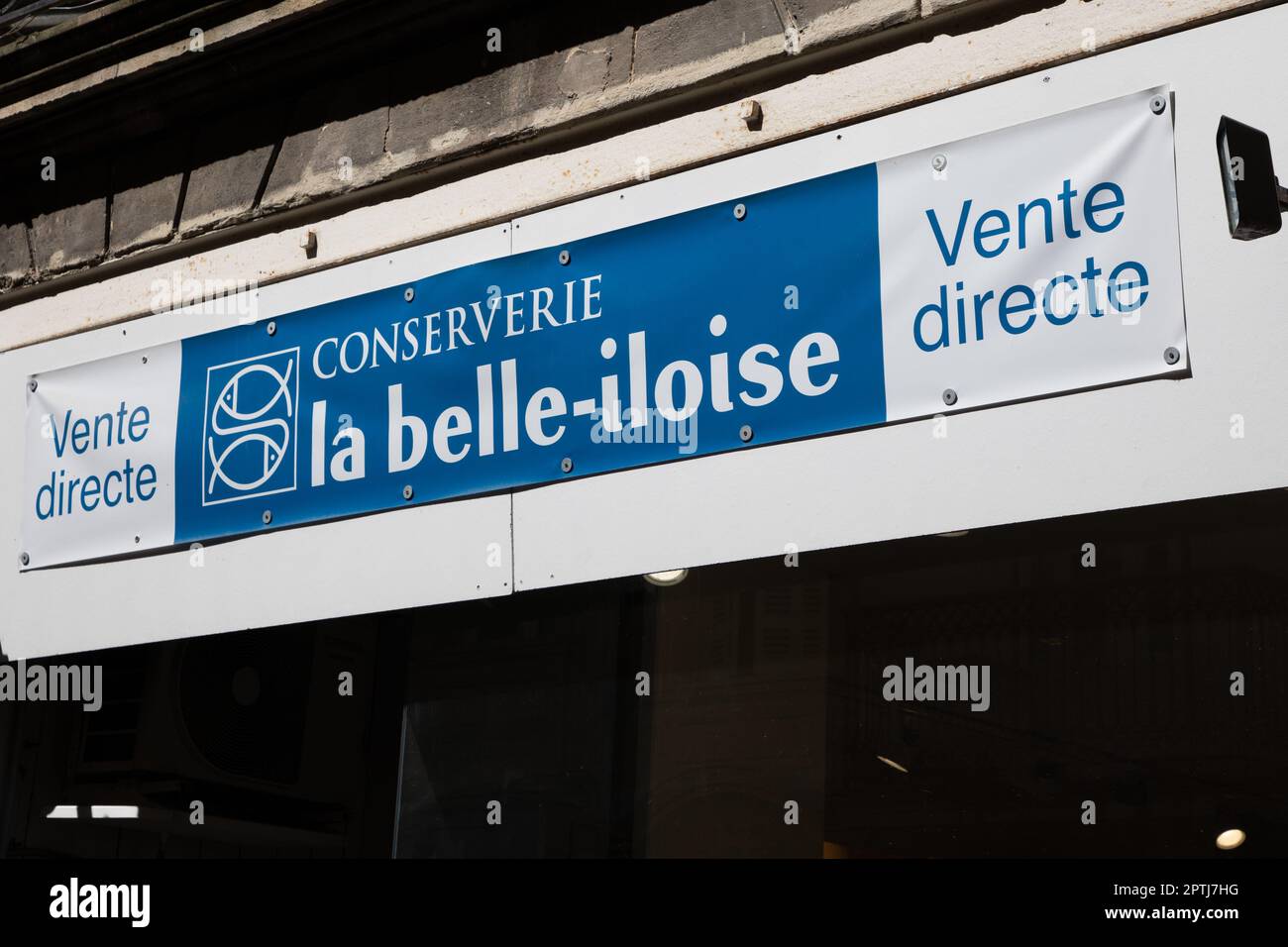 Fish box logo hi-res stock photography and images - Alamy