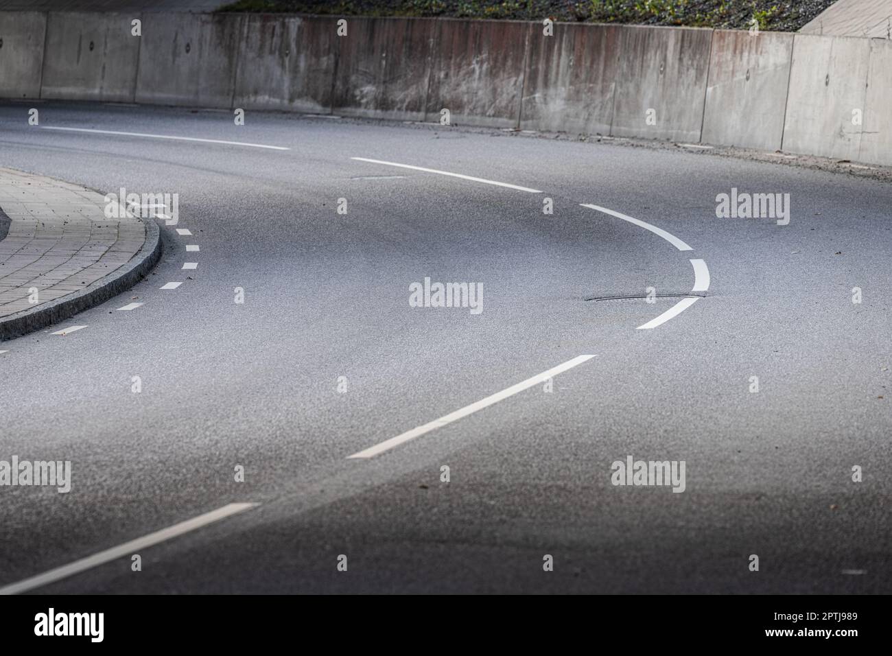 Left turning vehicle hi-res stock photography and images - Alamy