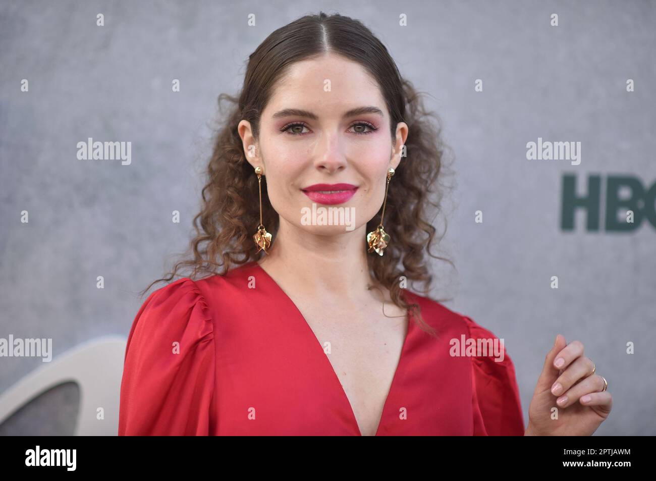 Olivia Applegate arrives at the premiere of "Love and Death" on ...