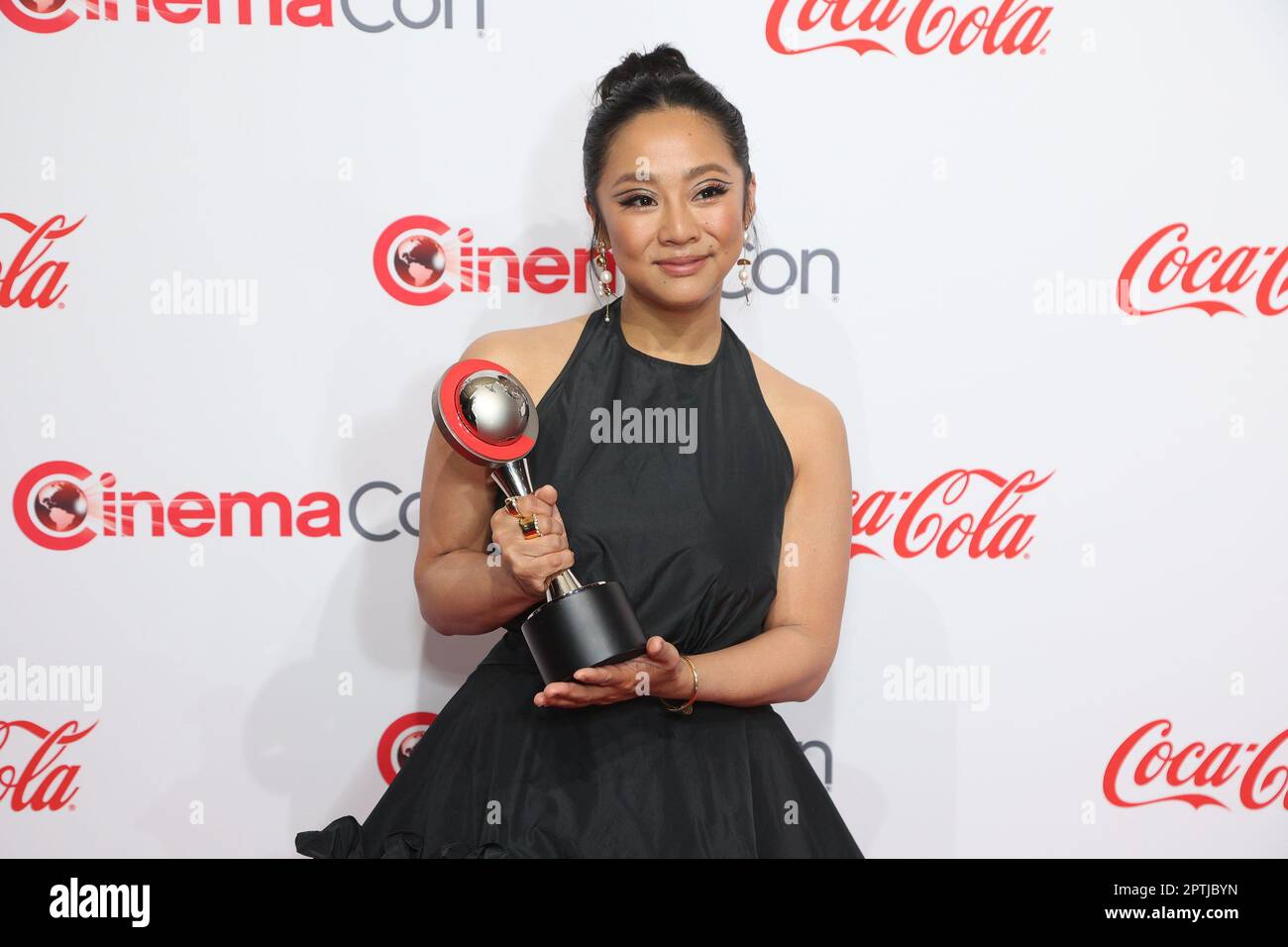 Stephanie hsu comedy ensemble award hi-res stock photography and images - Alamy