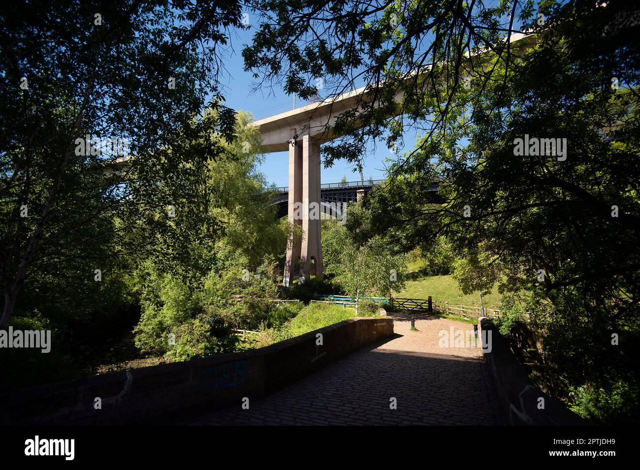 Byker road bridge hi-res stock photography and images - Alamy